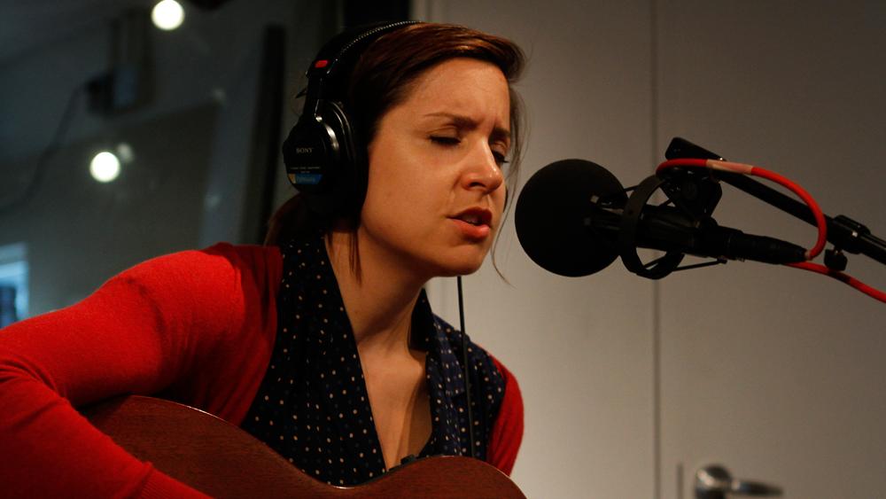 Laura Stevenson: Emotive Folk-Pop, In The Studio | Soundcheck | WNYC ...