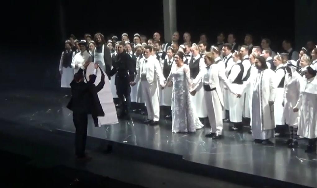 Anti-Putin Protester Takes the Stage at Metropolitan Opera | Operavore ...