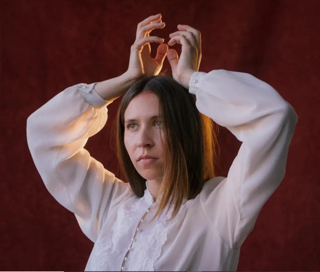 Pearla Explores, Builds, Plays in a Folk-Pop Sound World Like No Other ...