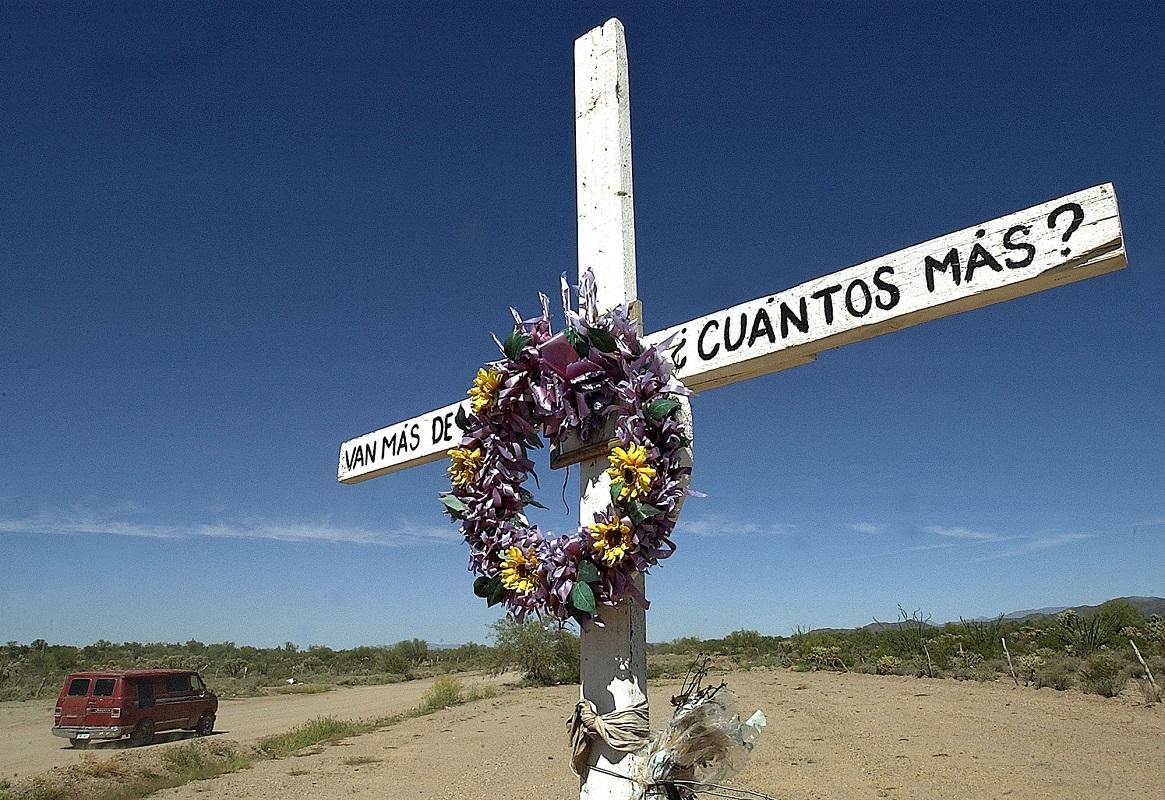 How Border Patrol Pushed Migrants to the Deadly Arizona Desert | Midday ...