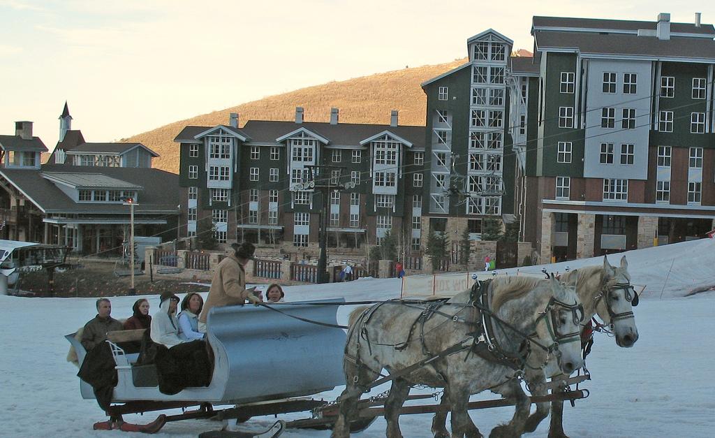 Musical Sleigh Rides - Classics for Kids - WQXR