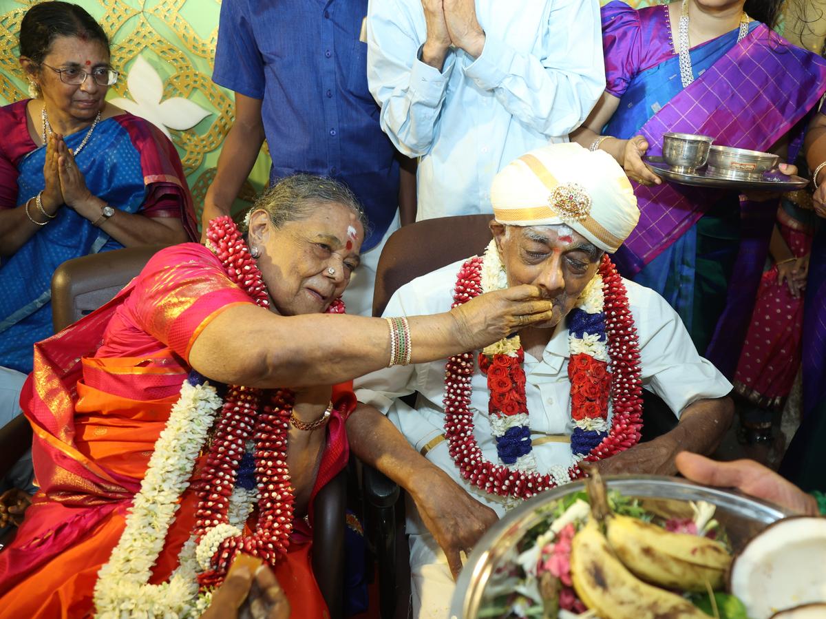 Wed as teens, they renew vows 71 years later — and share secrets to ...