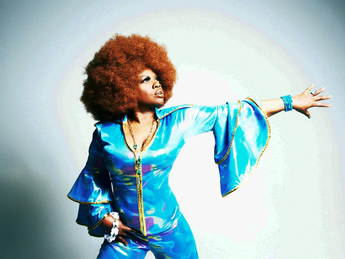 Bette Smith Marries Gospel Fervor With Soul Moxie, In-Studio ...