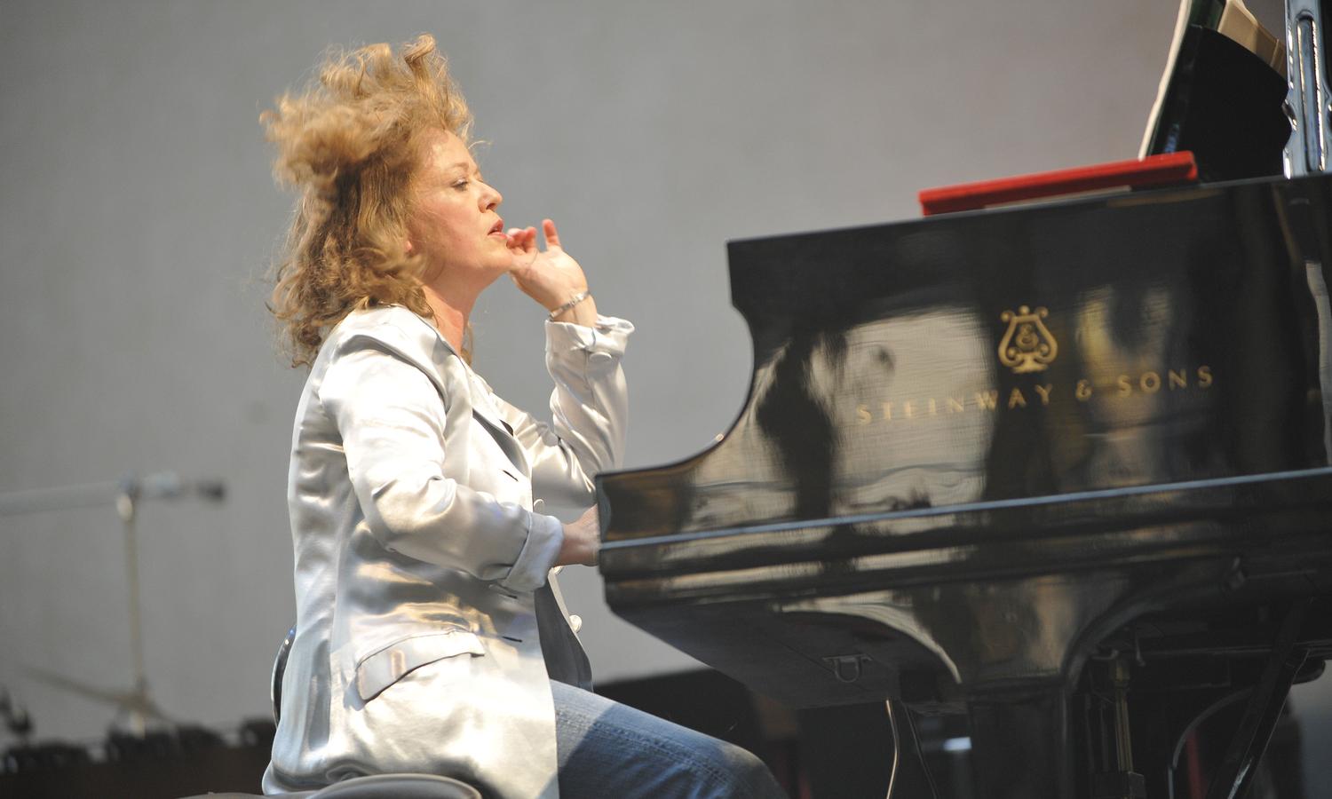 Palpably Organic: Keyboard Glass | Hammered! | WQXR