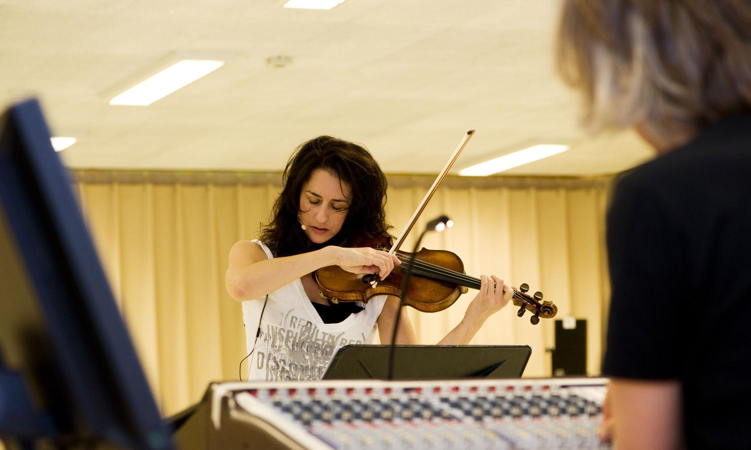 On-Demand Audio: 'Andriessen 75' Pushes the Violin Envelope | New ...