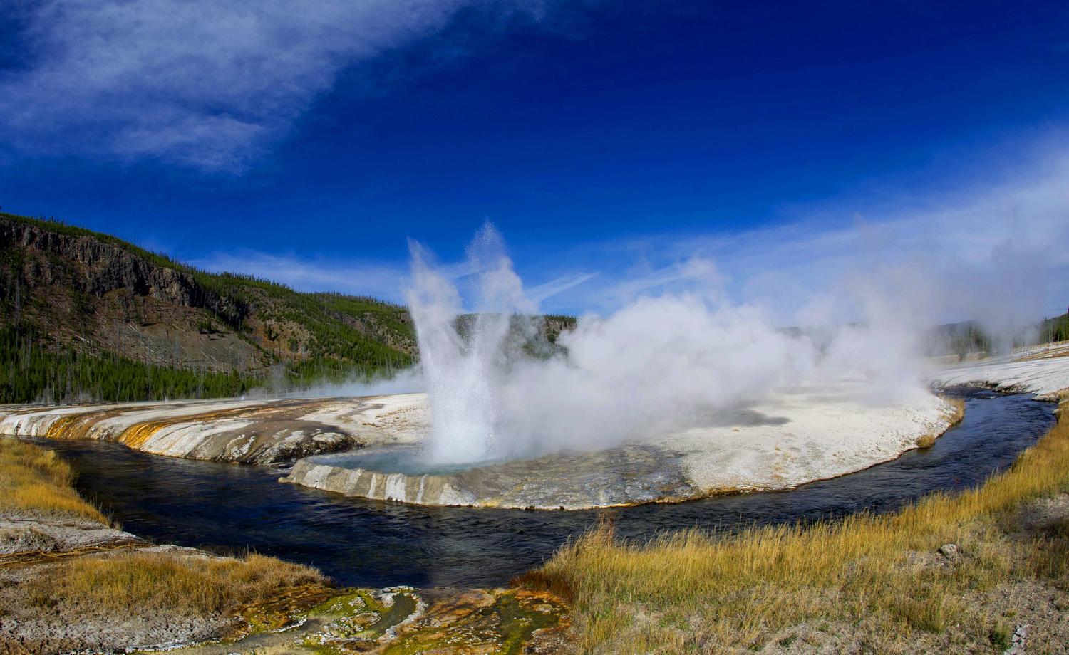 Supervolcano Under Yellowstone is Bigger Than Previously Thought | The ...