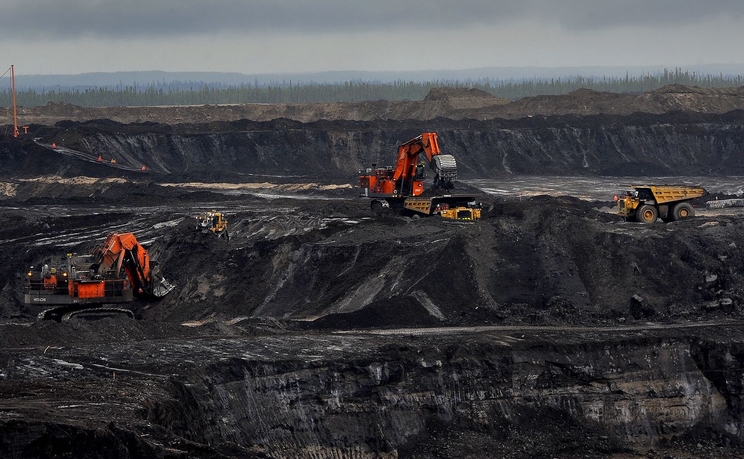 The "Apocalyptic Endgame" of Tar Sand Oil Extraction | The Leonard ...