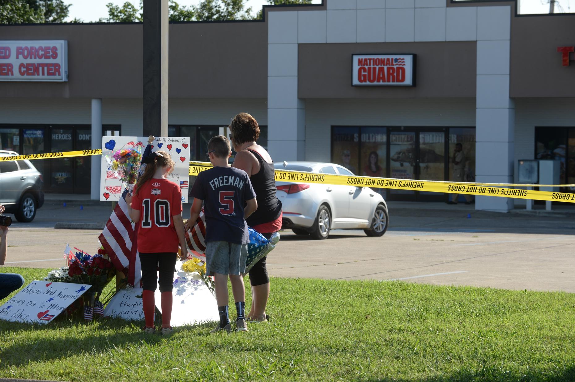 4 Dead And Gunman Killed In Shooting On Chattanooga Military Offices ...