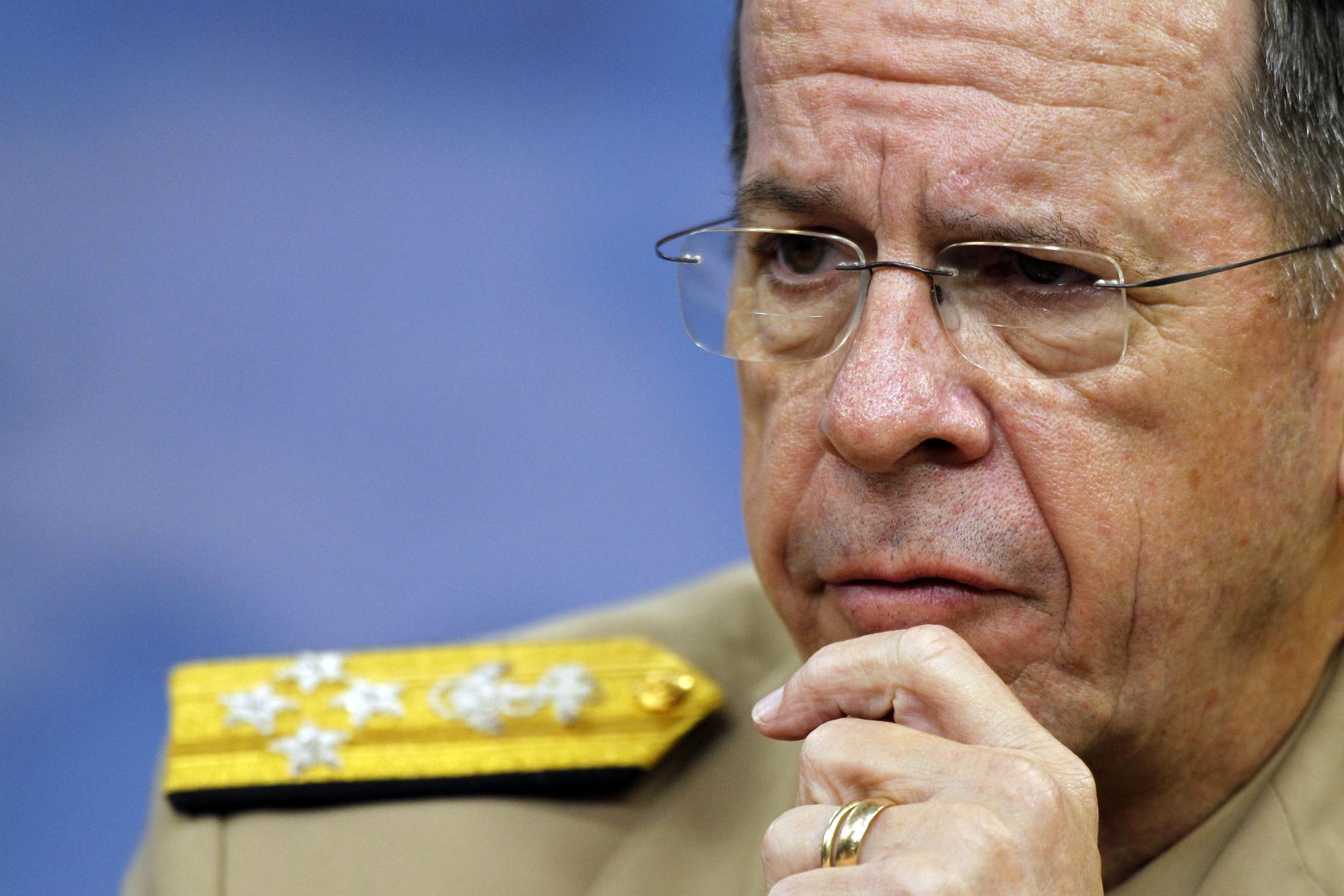 Former Joint Chiefs Chairman Mike Mullen Confident in Trump's Approach ...