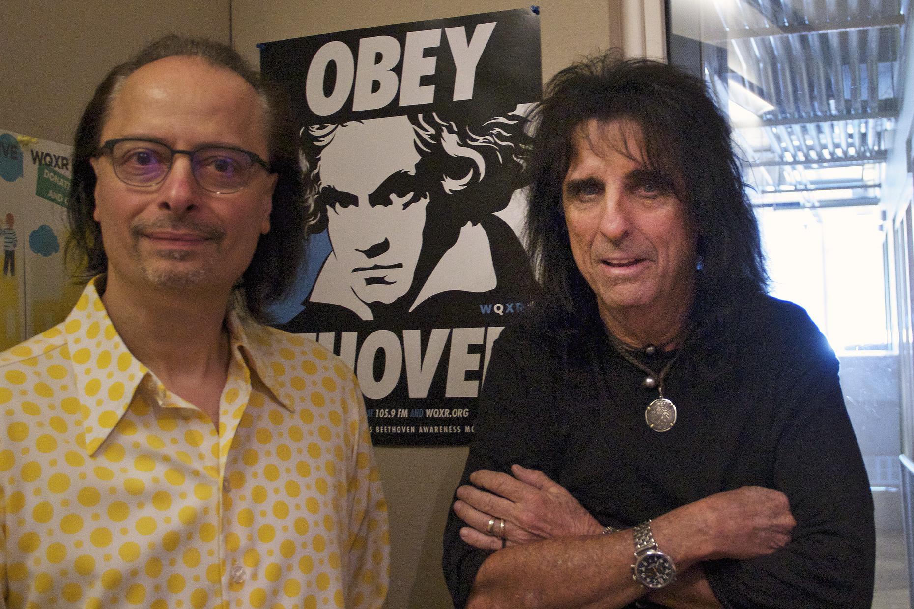 Alice Cooper Adds a Bit of Rock to a Cornerstone of the Classical Rep ...