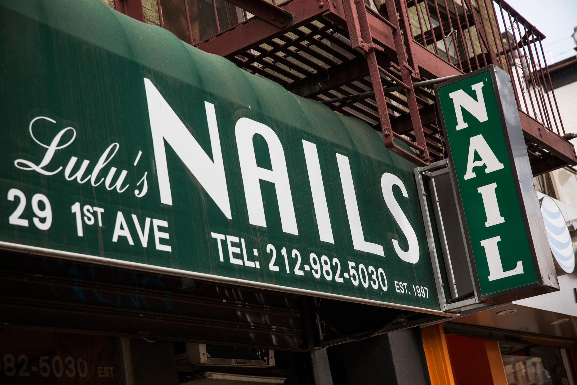 Nail Salon Sign