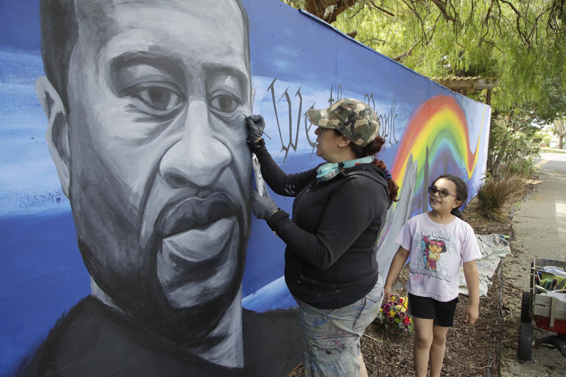 Following the Killing of George Floyd, Public Murals On Display in ...