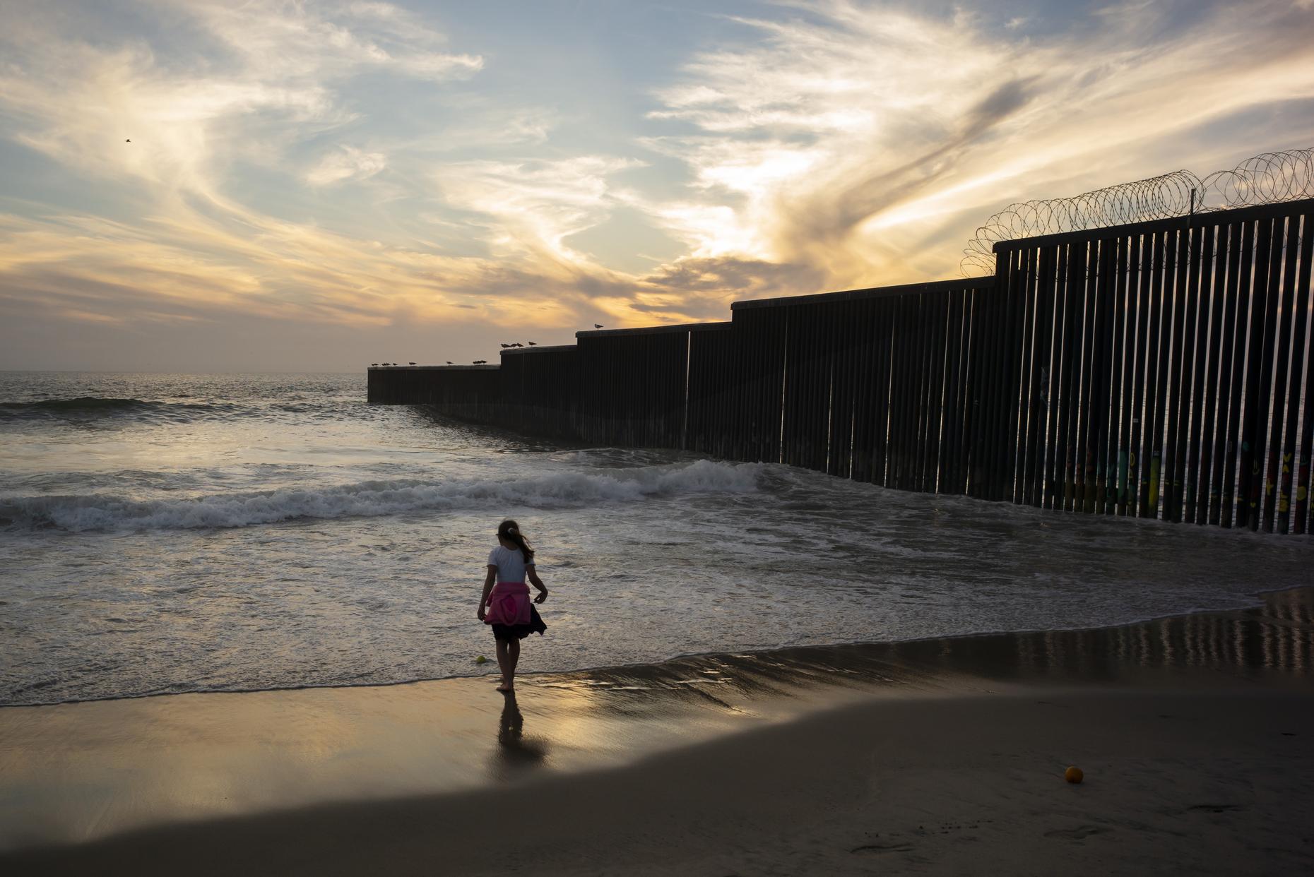 '14 Miles: Building the Border Wall' | All Of It | WNYC