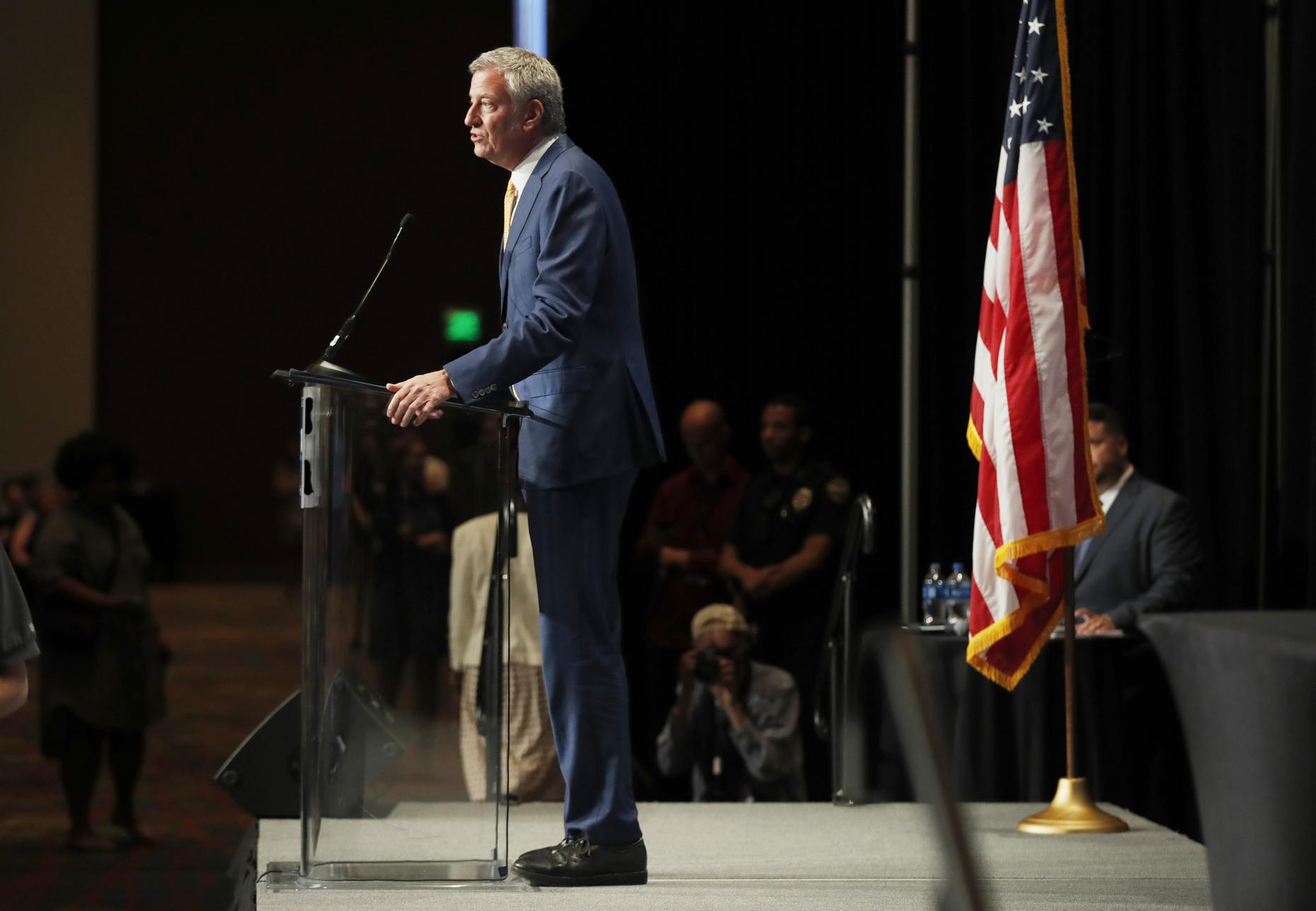 #AsktheMayor: Helicopter Traffic, Taxi Drivers, Rent Regulation ...