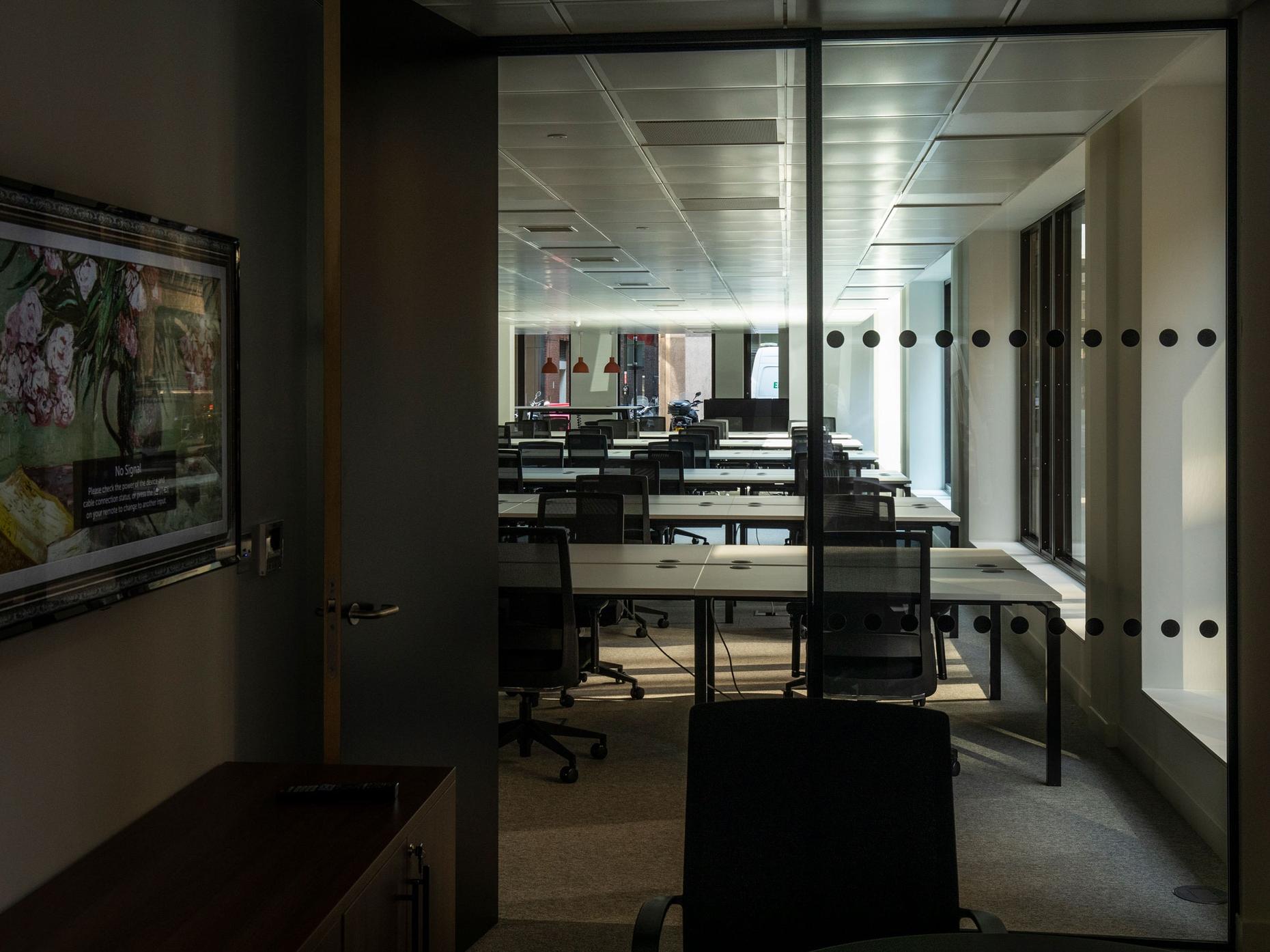 Will the Pandemic Be the End of Office Life as We Know It? | The ...