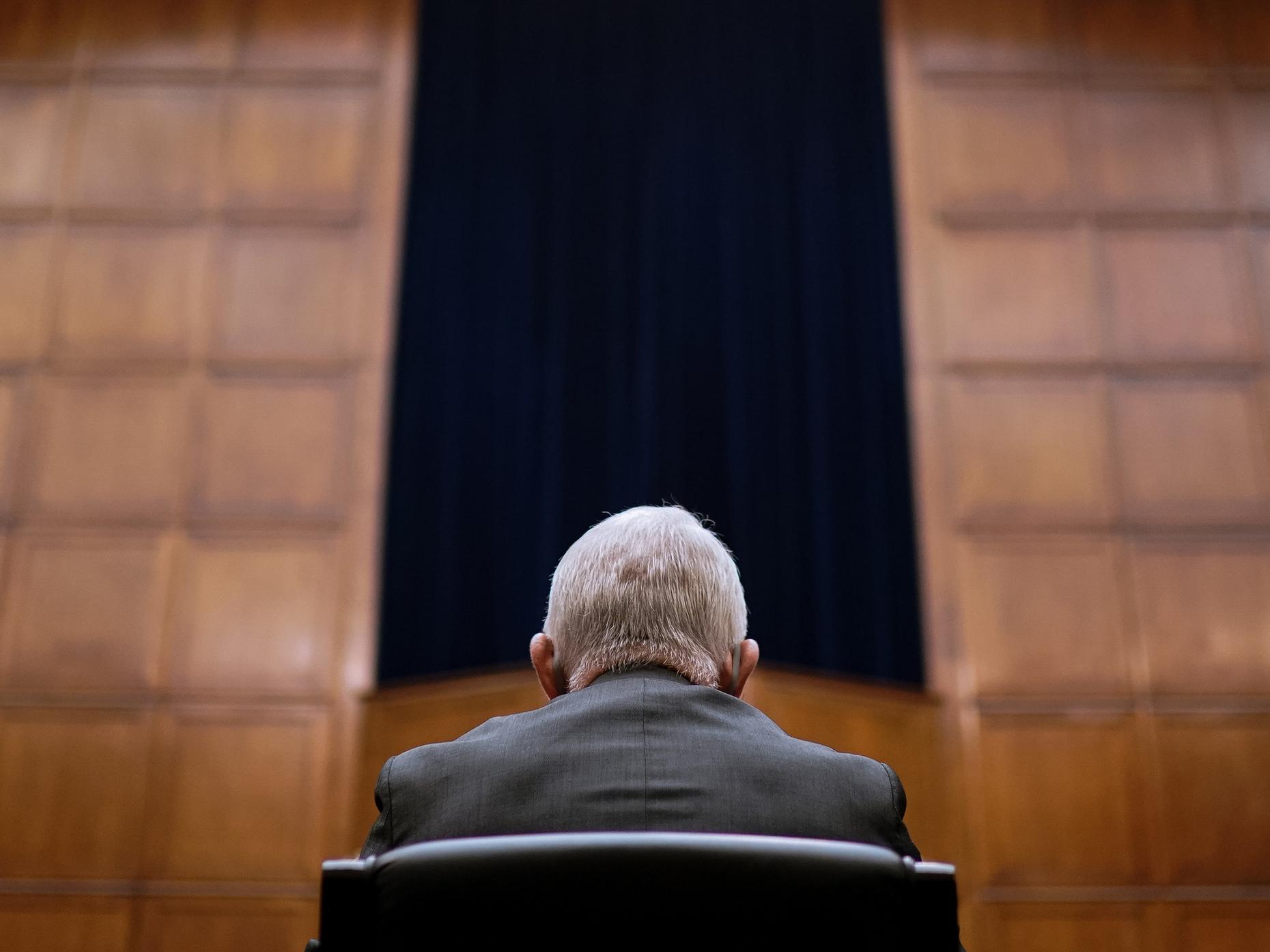 How to Respond to the Omicron Variant | The Political Scene | The New ...