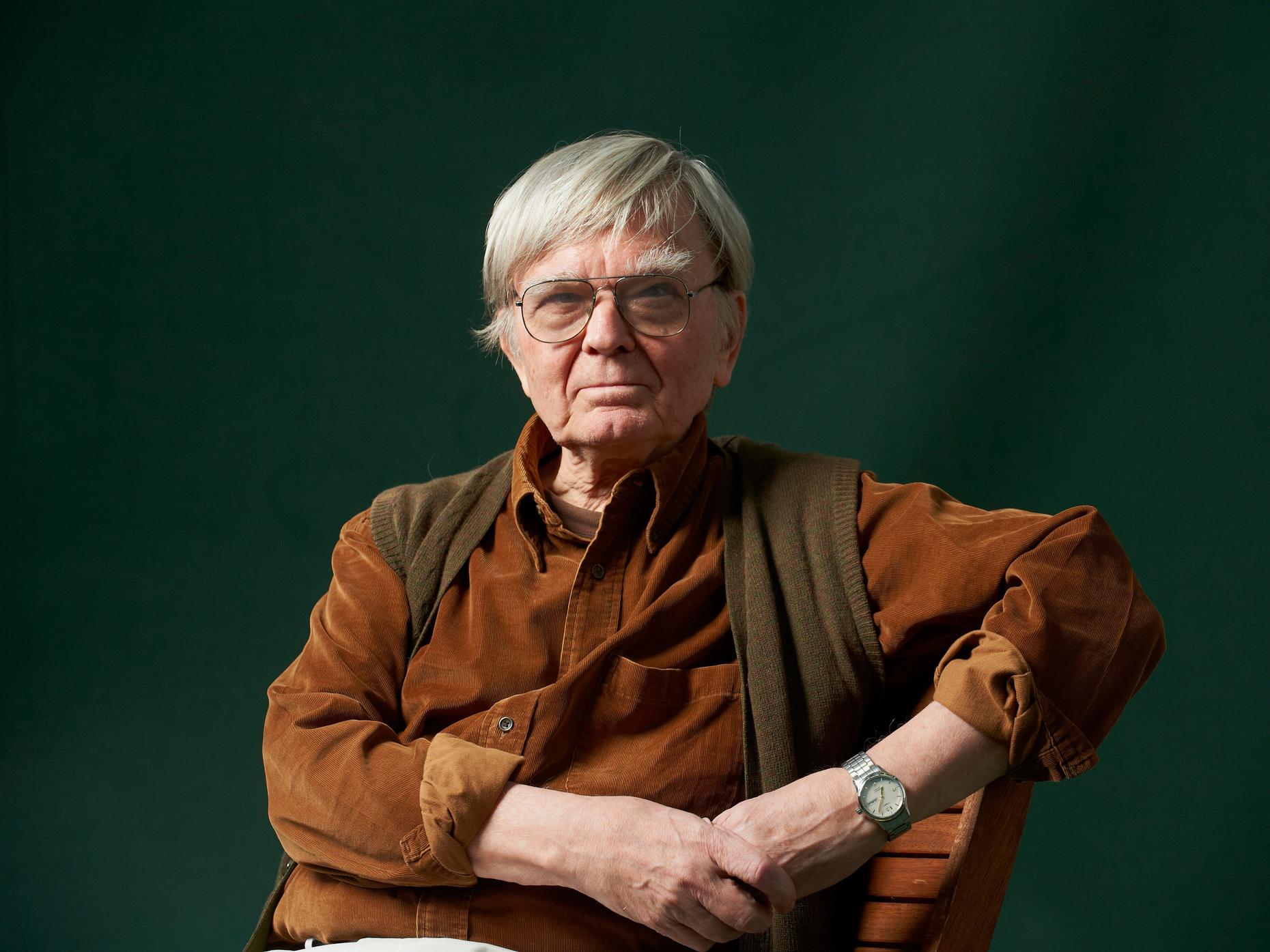 Robert Coover Reads "Treatments" | The Writer's Voice: New Fiction from ...
