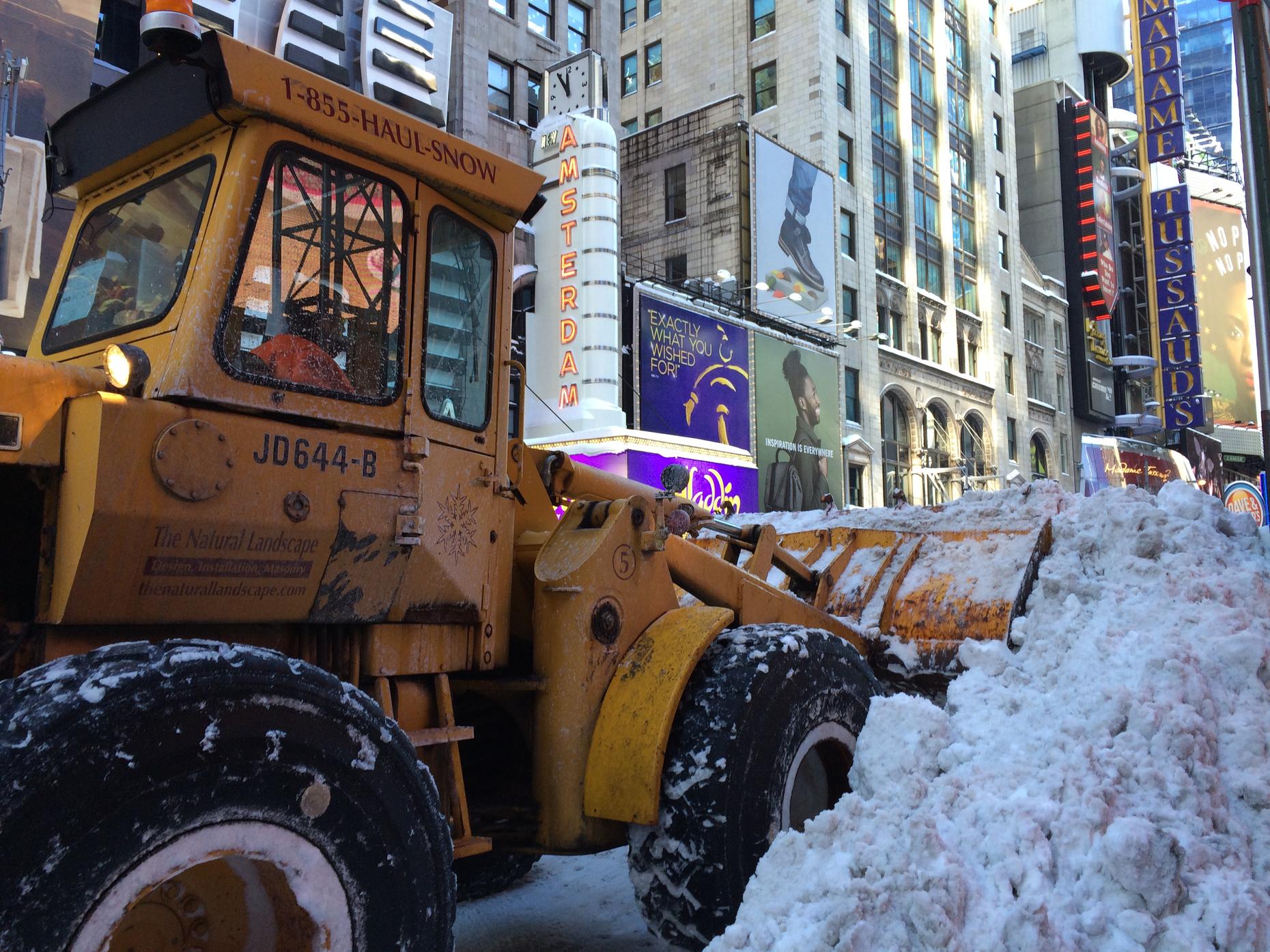 Heavy Wet Snow Creating Sloppy Morning Commute in NYC Area | WNYC | New ...