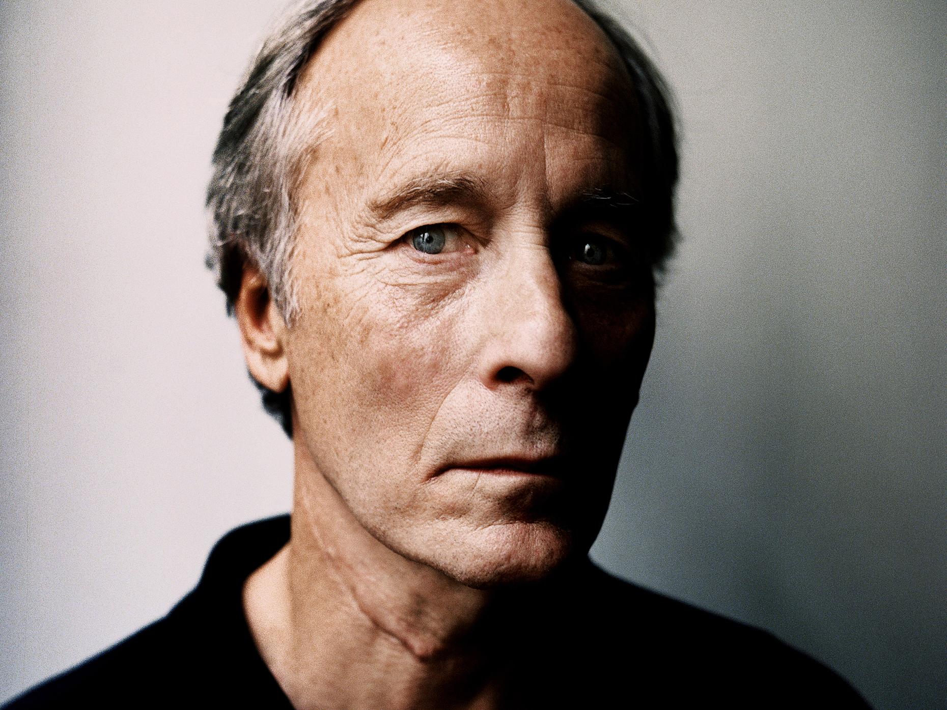 Richard Ford Reads "Displaced" | The Writer's Voice: New Fiction from ...