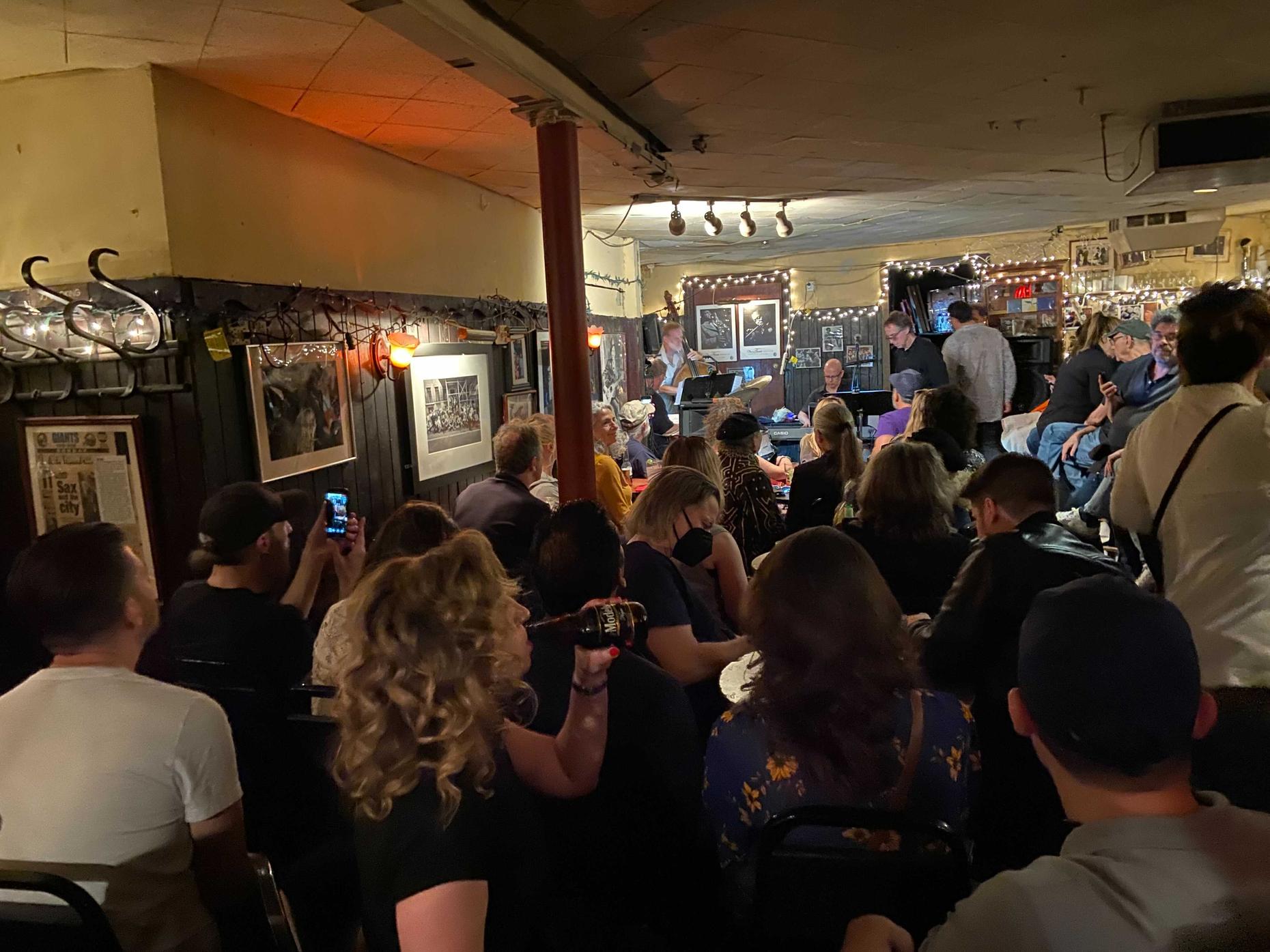 Last call at the 55 Bar as the West Village jazz club closes its doors ...