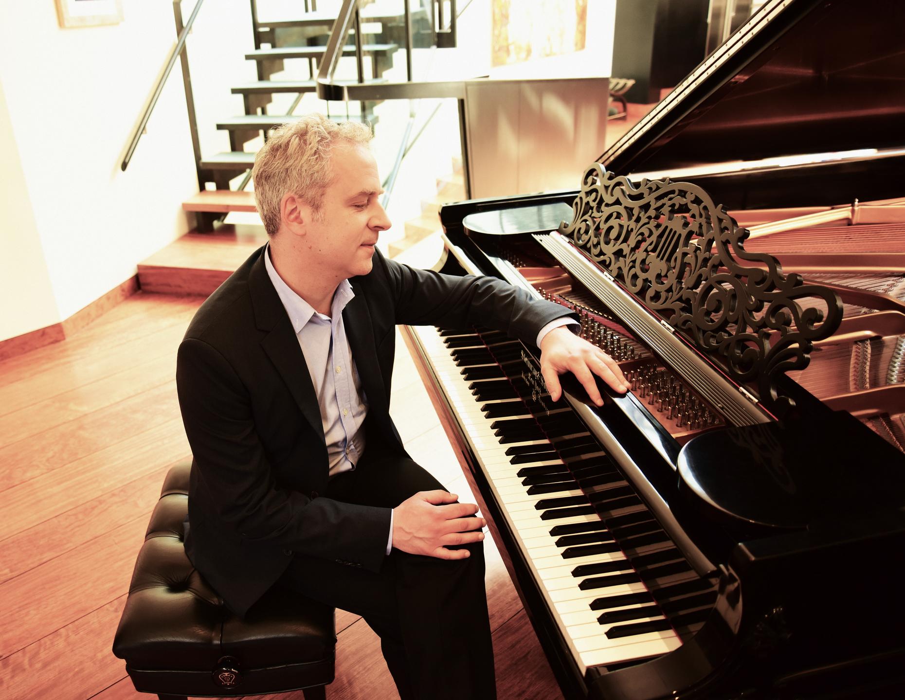 Watch: Jeremy Denk And The Mysterious Life Of Bach | WQXR Features | WQXR