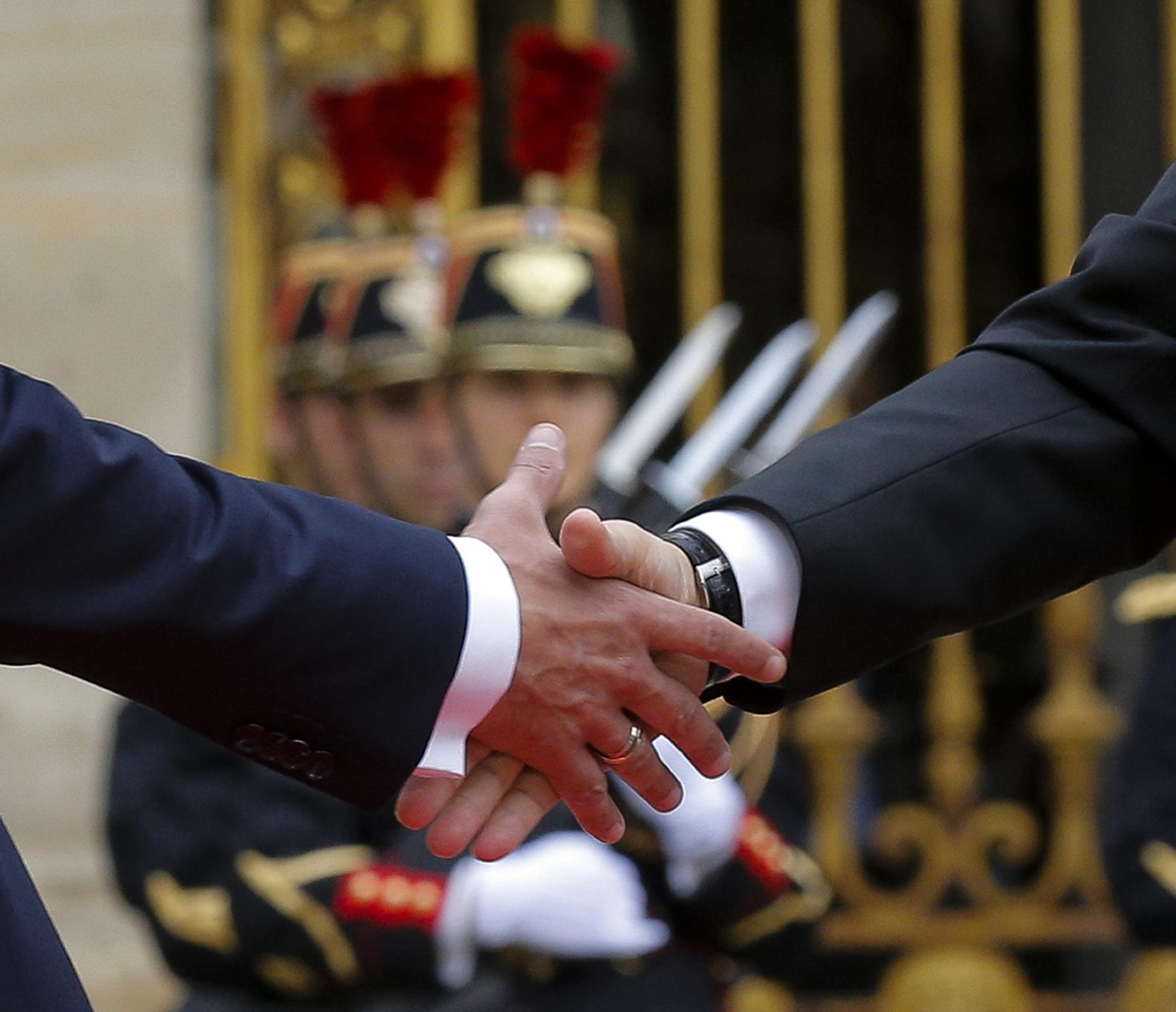 The Science Behind First Impressions | The Leonard Lopate Show | WNYC