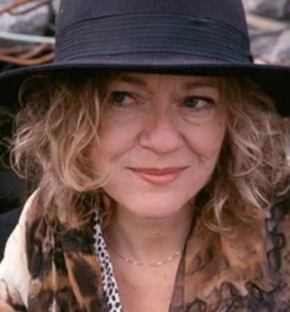 Lisa Moore Offers a Dose From Down Under | Phil Kline | WQXR