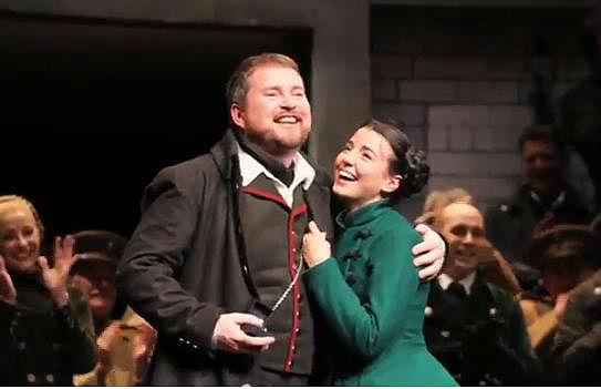 Video: Welsh National Opera Singer Proposes Marriage to Fellow Chorus ...