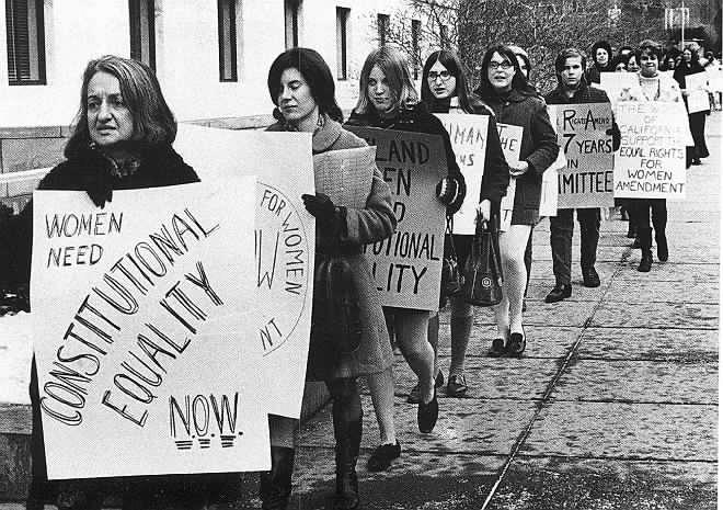 Economic Equality Still Eludes Women as 'Feminine Mystique' Turns 50 ...