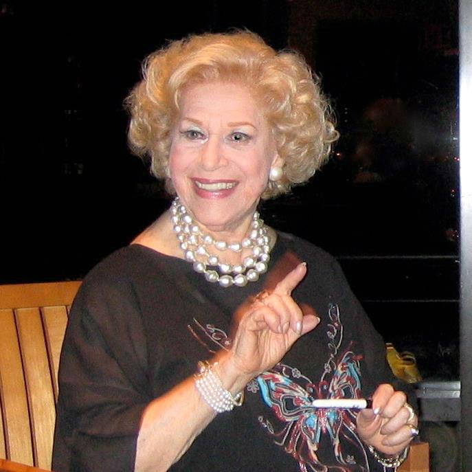 Regina Resnik, Mezzo-Soprano and Director, Dies at 90 | Operavore | WQXR